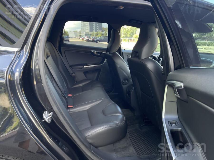 Melns Volvo XC60 2014 Rīga, ar dzinēja tilpumu 2.40 L un nobraukumu 239 tūkst. km par 12000 €, foto 16 vietnē AUTOMOTO.COM.LV