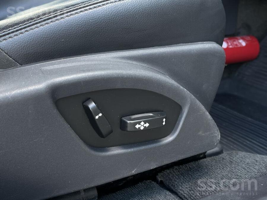 Melns Volvo XC60 2014 Rīga, ar dzinēja tilpumu 2.40 L un nobraukumu 239 tūkst. km par 12000 €, foto 22 vietnē AUTOMOTO.COM.LV