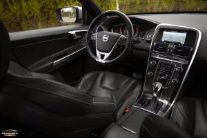Black Volvo XC60 2014 in Jelgava, with an engine capacity of 2.40 L and mileage of 285 thousand km for 15900 €, photo 9 on AUTOMOTO.COM.LV
