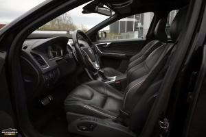 Black Volvo XC60 2014 in Jelgava, with an engine capacity of 2.40 L and mileage of 285 thousand km for 15900 €, photo 10 on AUTOMOTO.COM.LV