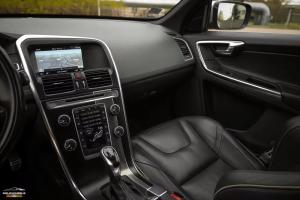 Black Volvo XC60 2014 in Jelgava, with an engine capacity of 2.40 L and mileage of 285 thousand km for 15900 €, photo 11 on AUTOMOTO.COM.LV