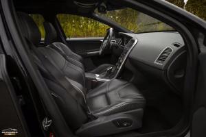 Black Volvo XC60 2014 in Jelgava, with an engine capacity of 2.40 L and mileage of 285 thousand km for 15900 €, photo 16 on AUTOMOTO.COM.LV