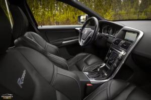 Black Volvo XC60 2014 in Jelgava, with an engine capacity of 2.40 L and mileage of 285 thousand km for 15900 €, photo 18 on AUTOMOTO.COM.LV