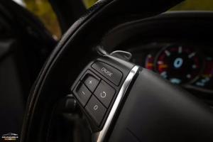 Black Volvo XC60 2014 in Jelgava, with an engine capacity of 2.40 L and mileage of 285 thousand km for 15900 €, photo 23 on AUTOMOTO.COM.LV