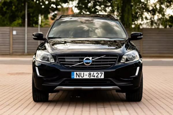 Melns Volvo XC60 2014 Jelgava, ar dzinēja tilpumu 2.00 L un nobraukumu 328 tūkst. km par 14600 €, foto 3 vietnē AUTOMOTO.COM.LV