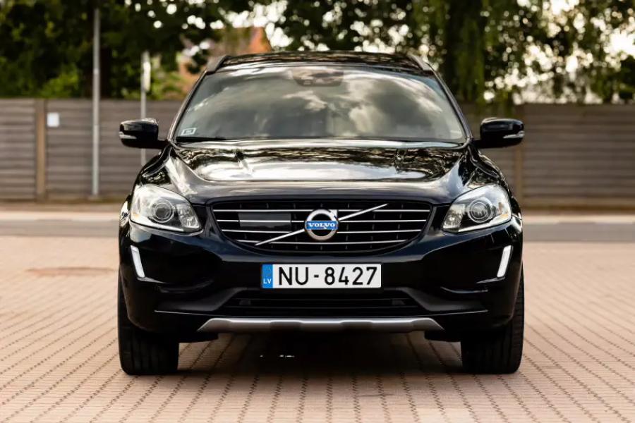 Melns Volvo XC60 2014 Jelgava, ar dzinēja tilpumu 2.00 L un nobraukumu 328 tūkst. km par 14600 €, foto 4 vietnē AUTOMOTO.COM.LV