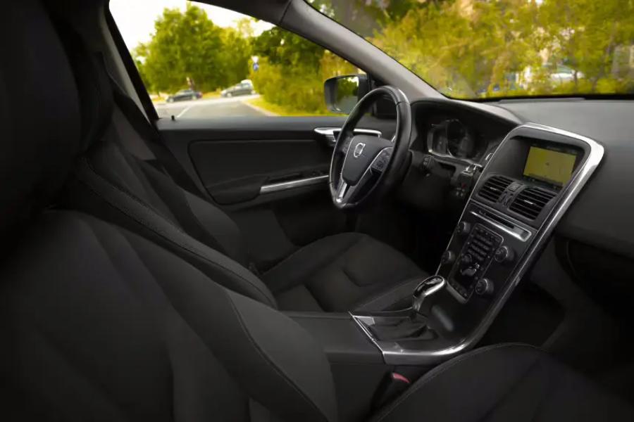 Melns Volvo XC60 2014 Jelgava, ar dzinēja tilpumu 2.00 L un nobraukumu 328 tūkst. km par 14600 €, foto 11 vietnē AUTOMOTO.COM.LV
