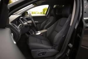 Melns Volvo XC60 2014 Jelgava, ar dzinēja tilpumu 2.00 L un nobraukumu 328 tūkst. km par 14600 €, foto 13 vietnē AUTOMOTO.COM.LV