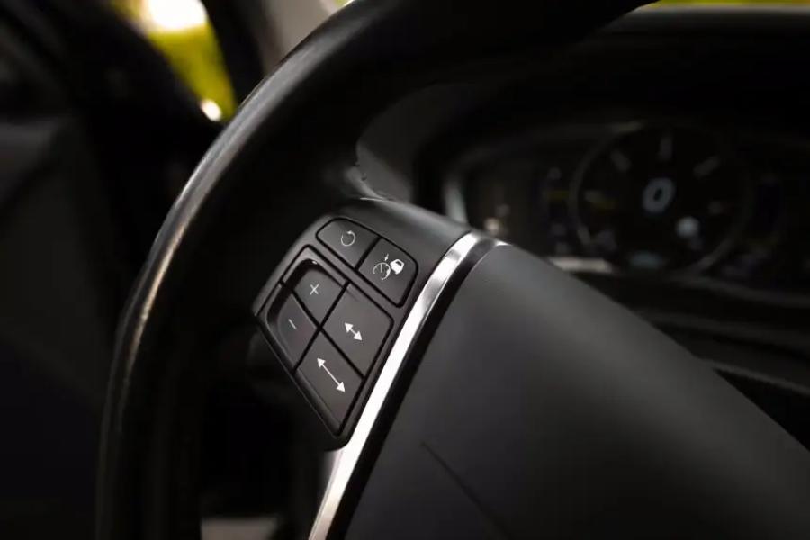 Melns Volvo XC60 2014 Jelgava, ar dzinēja tilpumu 2.00 L un nobraukumu 328 tūkst. km par 14600 €, foto 15 vietnē AUTOMOTO.COM.LV