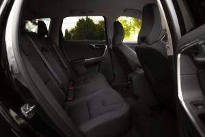 Melns Volvo XC60 2014 Jelgava, ar dzinēja tilpumu 2.00 L un nobraukumu 328 tūkst. km par 14600 €, foto 21 vietnē AUTOMOTO.COM.LV