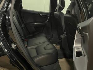 Black Volvo XC60 2014 in Jurmala, with an engine capacity of 2.40 L and mileage of 295 thousand km for 13995 €, photo 23 on AUTOMOTO.COM.LV