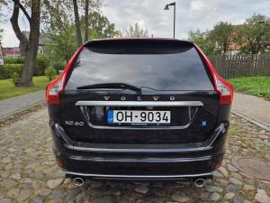 Black Volvo XC60 2014 in Jelgava, with an engine capacity of 2.40 L and mileage of 238 thousand km for 16800 €, photo 7 on AUTOMOTO.COM.LV