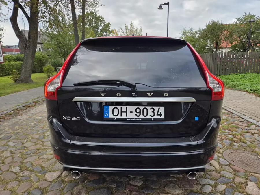 Black Volvo XC60 2014 in Jelgava, with an engine capacity of 2.40 L and mileage of 238 thousand km for 16800 €, photo 7 on AUTOMOTO.COM.LV