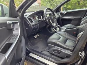 Black Volvo XC60 2014 in Jelgava, with an engine capacity of 2.40 L and mileage of 238 thousand km for 16800 €, photo 9 on AUTOMOTO.COM.LV