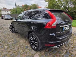 Black Volvo XC60 2014 in Jelgava, with an engine capacity of 2.40 L and mileage of 238 thousand km for 16800 €, photo 11 on AUTOMOTO.COM.LV