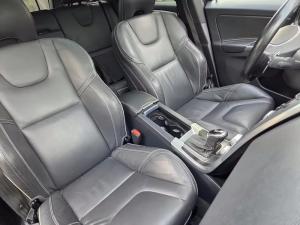 Black Volvo XC60 2014 in Jelgava, with an engine capacity of 2.40 L and mileage of 238 thousand km for 16800 €, photo 17 on AUTOMOTO.COM.LV