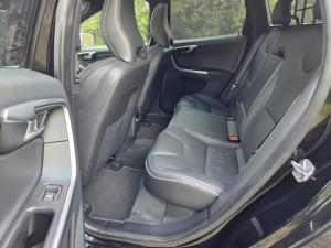 Black Volvo XC60 2014 in Jelgava, with an engine capacity of 2.40 L and mileage of 238 thousand km for 16800 €, photo 20 on AUTOMOTO.COM.LV