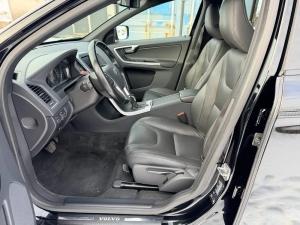 Black Volvo XC60 2014 in Riga, with an engine capacity of 2.00 L and mileage of 268 thousand km for 11995 €, photo 10 on AUTOMOTO.COM.LV
