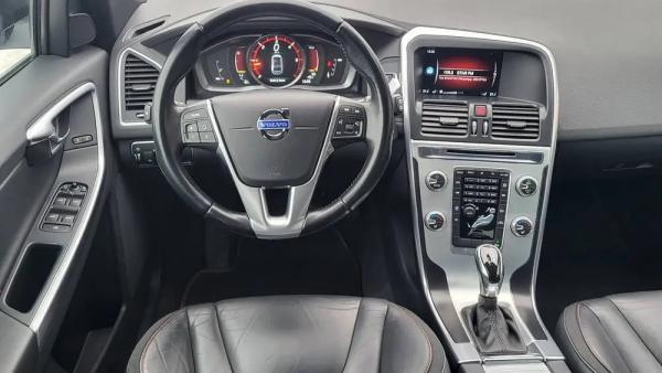 Melns Volvo XC60 2014 Rīga, ar dzinēja tilpumu 2.00 L un nobraukumu 213 tūkst. km par 12990 €, foto 7 vietnē AUTOMOTO.COM.LV