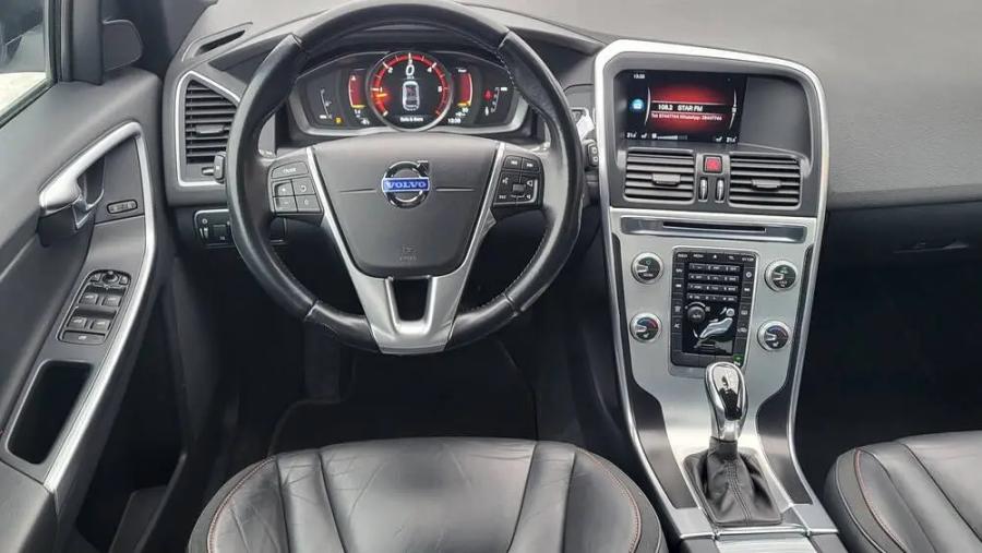 Melns Volvo XC60 2014 Rīga, ar dzinēja tilpumu 2.00 L un nobraukumu 213 tūkst. km par 12990 €, foto 8 vietnē AUTOMOTO.COM.LV