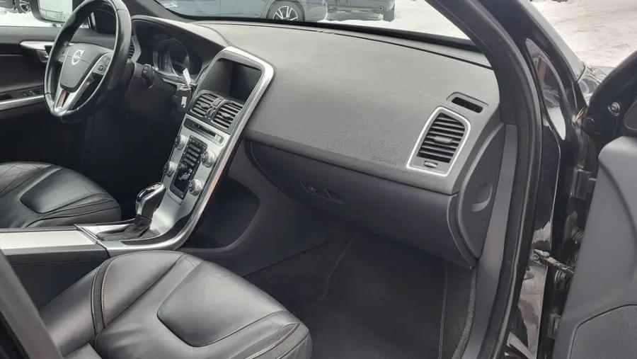 Melns Volvo XC60 2014 Rīga, ar dzinēja tilpumu 2.00 L un nobraukumu 213 tūkst. km par 12990 €, foto 14 vietnē AUTOMOTO.COM.LV