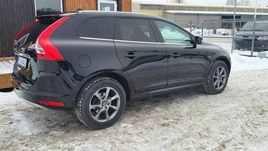 Melns Volvo XC60 2014 Rīga, ar dzinēja tilpumu 2.00 L un nobraukumu 213 tūkst. km par 12990 €, foto 20 vietnē AUTOMOTO.COM.LV