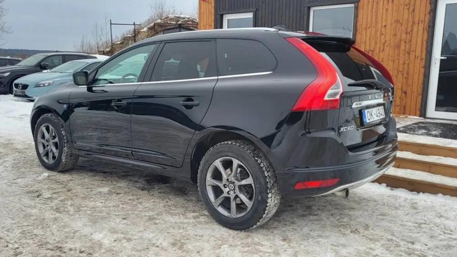 Melns Volvo XC60 2014 Rīga, ar dzinēja tilpumu 2.00 L un nobraukumu 213 tūkst. km par 12990 €, foto 22 vietnē AUTOMOTO.COM.LV
