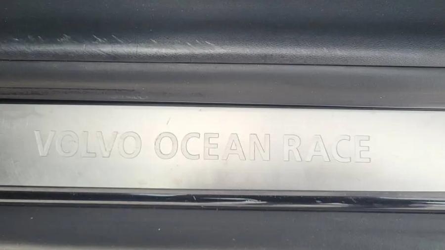 Melns Volvo XC60 2014 Rīga, ar dzinēja tilpumu 2.00 L un nobraukumu 213 tūkst. km par 12990 €, foto 23 vietnē AUTOMOTO.COM.LV