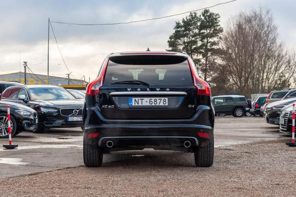 Melns Volvo XC60 2014 Rīga, ar dzinēja tilpumu 2.00 L un nobraukumu 289 tūkst. km par 11995 €, foto 6 vietnē AUTOMOTO.COM.LV