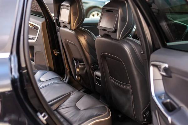 Melns Volvo XC60 2014 Rīga, ar dzinēja tilpumu 2.00 L un nobraukumu 289 tūkst. km par 11995 €, foto 10 vietnē AUTOMOTO.COM.LV