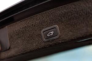 Melns Volvo XC60 2014 Rīga, ar dzinēja tilpumu 2.00 L un nobraukumu 289 tūkst. km par 11995 €, foto 14 vietnē AUTOMOTO.COM.LV