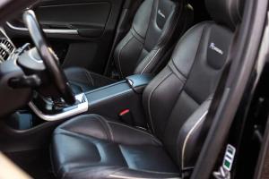 Melns Volvo XC60 2014 Rīga, ar dzinēja tilpumu 2.00 L un nobraukumu 289 tūkst. km par 11995 €, foto 20 vietnē AUTOMOTO.COM.LV