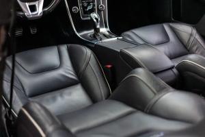 Melns Volvo XC60 2014 Rīga, ar dzinēja tilpumu 2.00 L un nobraukumu 289 tūkst. km par 11995 €, foto 28 vietnē AUTOMOTO.COM.LV