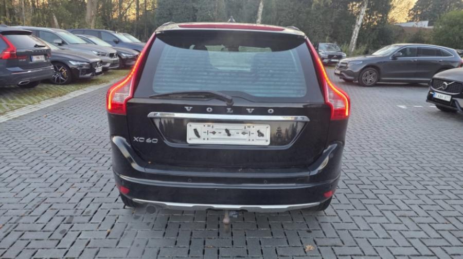 Black Volvo XC60 2014 in Riga, with an engine capacity of 2.00 L and mileage of 260 thousand km for 11995 €, photo 3 on AUTOMOTO.COM.LV
