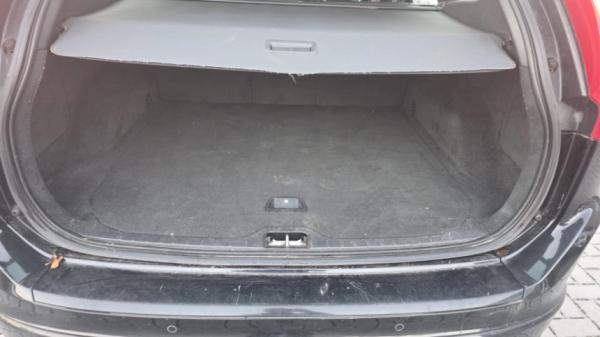 Melns Volvo XC60 2014 Rīga, ar dzinēja tilpumu 2.00 L un nobraukumu 260 tūkst. km par 11995 €, foto 5 vietnē AUTOMOTO.COM.LV