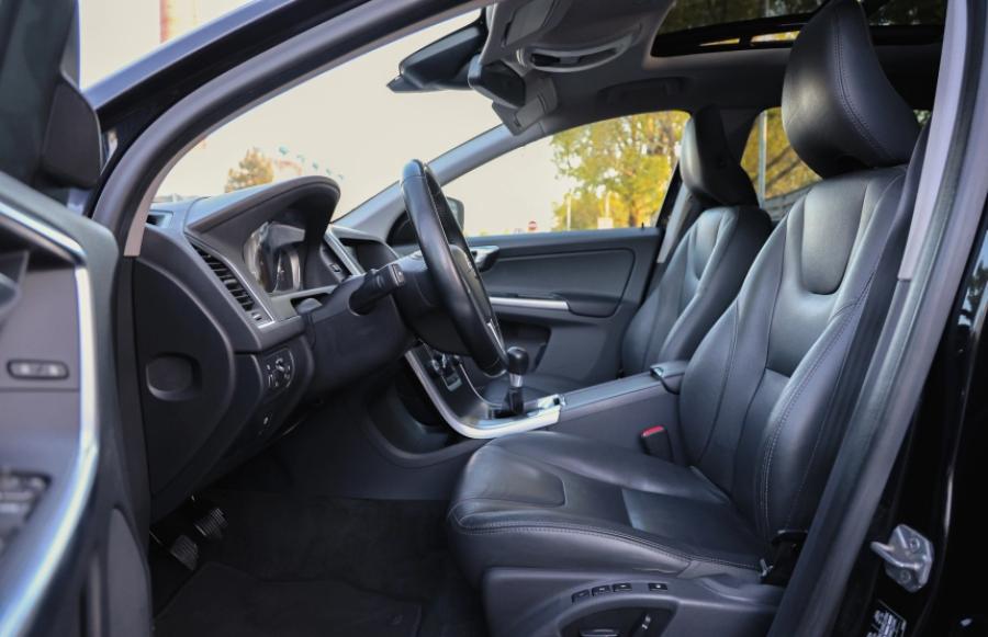 Melns Volvo XC60 2014 Rīga, ar dzinēja tilpumu 2.40 L un nobraukumu 0 tūkst. km par 14350 €, foto 10 vietnē AUTOMOTO.COM.LV