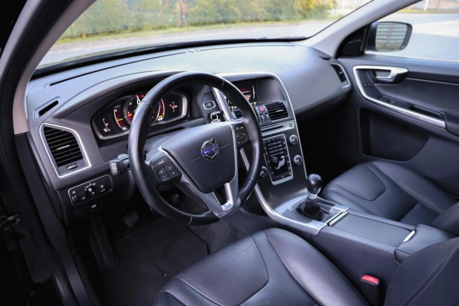 Melns Volvo XC60 2014 Rīga, ar dzinēja tilpumu 2.40 L un nobraukumu 0 tūkst. km par 14350 €, foto 11 vietnē AUTOMOTO.COM.LV