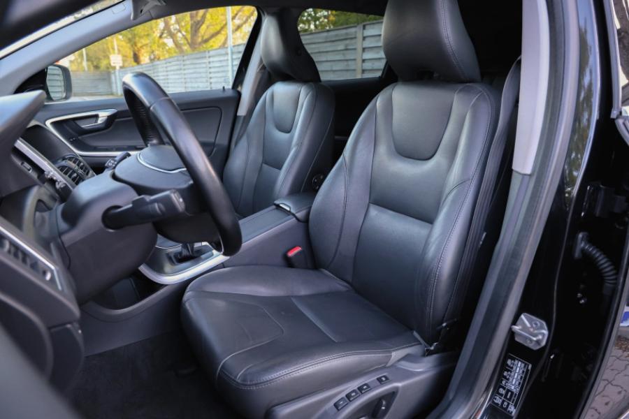 Melns Volvo XC60 2014 Rīga, ar dzinēja tilpumu 2.40 L un nobraukumu 0 tūkst. km par 14350 €, foto 12 vietnē AUTOMOTO.COM.LV
