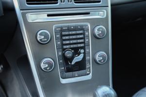 Melns Volvo XC60 2014 Rīga, ar dzinēja tilpumu 2.40 L un nobraukumu 0 tūkst. km par 14350 €, foto 22 vietnē AUTOMOTO.COM.LV