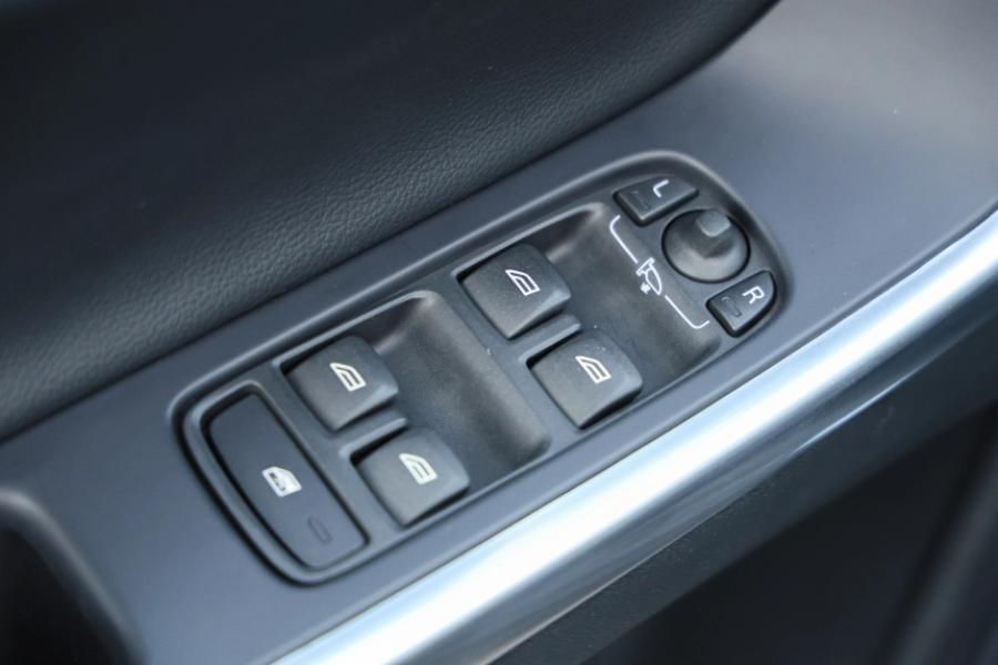 Melns Volvo XC60 2014 Rīga, ar dzinēja tilpumu 2.40 L un nobraukumu 0 tūkst. km par 14350 €, foto 26 vietnē AUTOMOTO.COM.LV