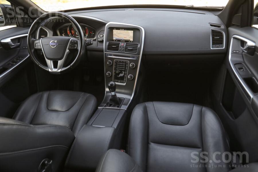 Black Volvo XC60 2014 in Riga, with an engine capacity of 2.40 L and mileage of 248 thousand km for 9990 €, photo 7 on AUTOMOTO.COM.LV