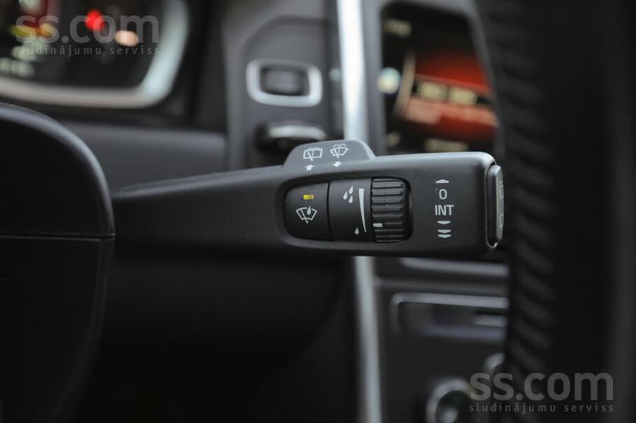 Black Volvo XC60 2014 in Riga, with an engine capacity of 2.40 L and mileage of 248 thousand km for 9990 €, photo 14 on AUTOMOTO.COM.LV