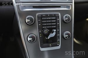 Black Volvo XC60 2014 in Riga, with an engine capacity of 2.40 L and mileage of 248 thousand km for 9990 €, photo 15 on AUTOMOTO.COM.LV