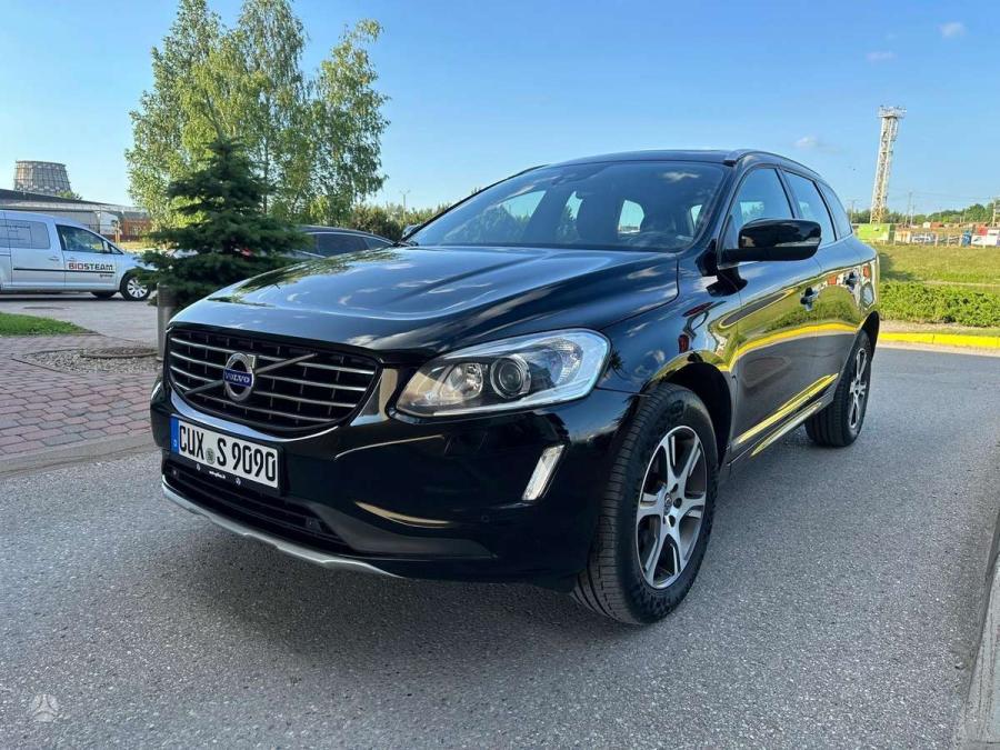 Black Volvo XC60 2014 in Vilnius, with an engine capacity of 2.40 L and mileage of 300 thousand km for 12700 €, photo 4 on AUTOMOTO.COM.LV