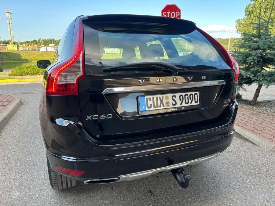 Black Volvo XC60 2014 in Vilnius, with an engine capacity of 2.40 L and mileage of 300 thousand km for 12700 €, photo 6 on AUTOMOTO.COM.LV