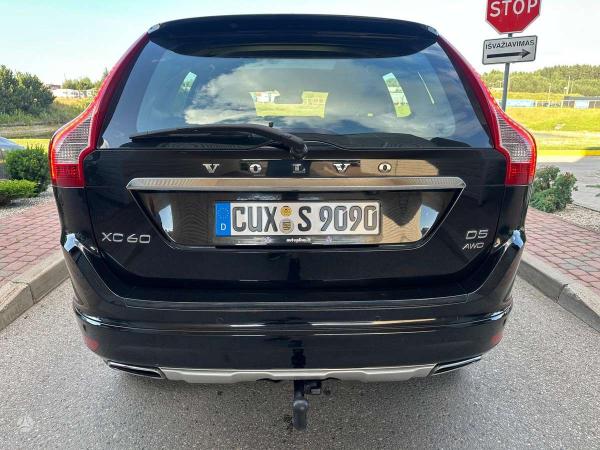 Black Volvo XC60 2014 in Vilnius, with an engine capacity of 2.40 L and mileage of 300 thousand km for 12700 €, photo 7 on AUTOMOTO.COM.LV