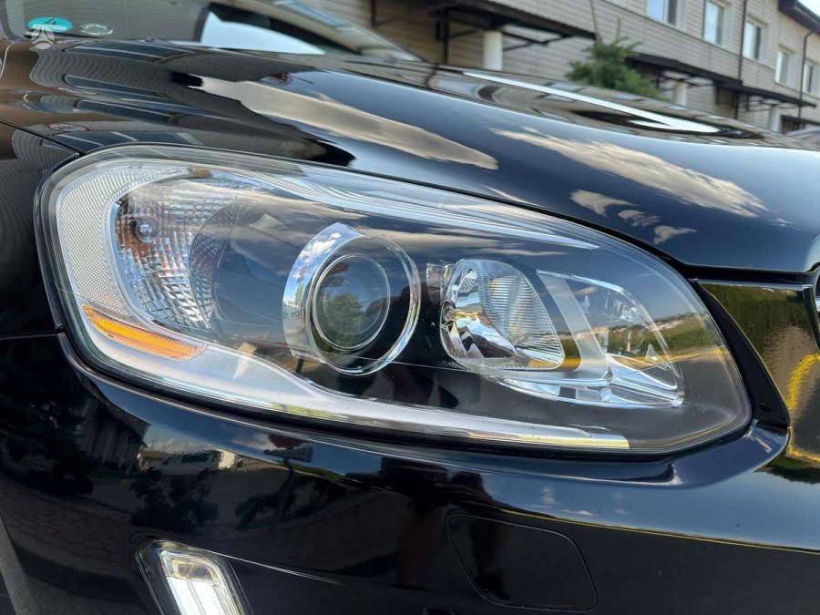 Black Volvo XC60 2014 in Vilnius, with an engine capacity of 2.40 L and mileage of 300 thousand km for 12700 €, photo 15 on AUTOMOTO.COM.LV