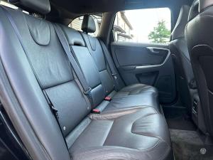 Black Volvo XC60 2014 in Vilnius, with an engine capacity of 2.40 L and mileage of 300 thousand km for 12700 €, photo 28 on AUTOMOTO.COM.LV