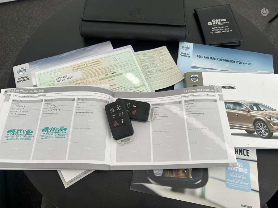 Black Volvo XC60 2014 in Vilnius, with an engine capacity of 2.40 L and mileage of 300 thousand km for 12700 €, photo 40 on AUTOMOTO.COM.LV