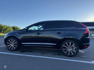 Black Volvo XC60 2014 in Panevezys, with an engine capacity of 2.40 L and mileage of 306 thousand km for 14500 €, photo 5 on AUTOMOTO.COM.LV